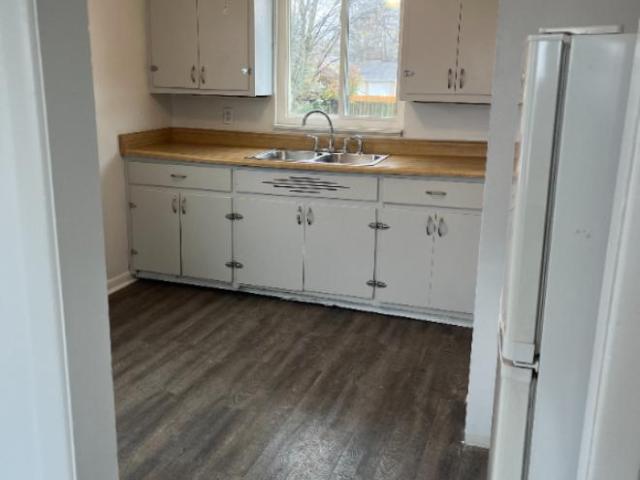 2 Br, 1 bath, Condo 102 E 4th St