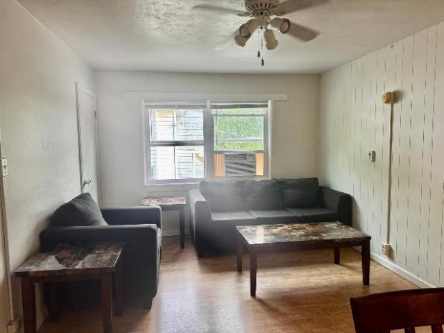 2 Br, 1 bath, Condo 102 N Lincoln