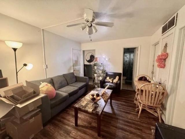 2 Br, 1 bath, Condo 102 N Lincoln