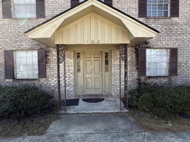 2 Br, 1 bath, Condo 102 Woodhouse Lane