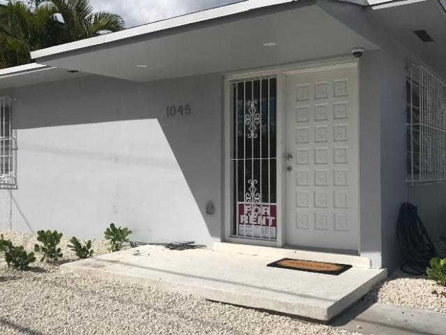 2 Br, 1 bath, Condo 1045 SW 12th St