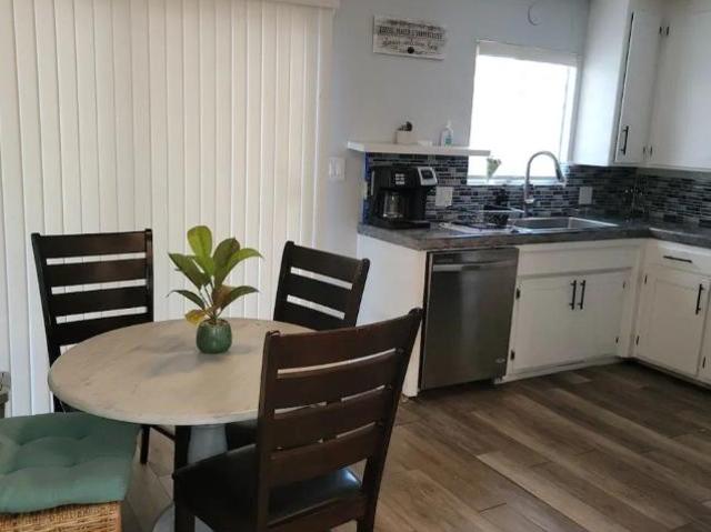 2 Br, 1 bath, Condo 1047 Coldwell Ave