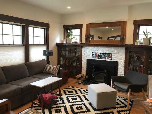 2 Br, 1 bath, Condo 1043 Lincoln Pl