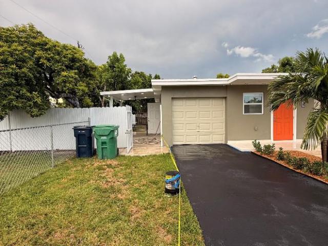 2 Br, 1 bath, Condo 10555 Sw 32 St