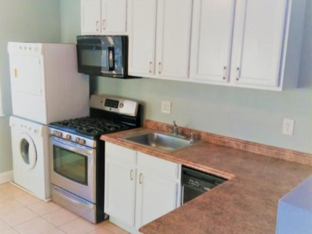 2 Br, 1 bath, Condo 1050 Grand Avenue