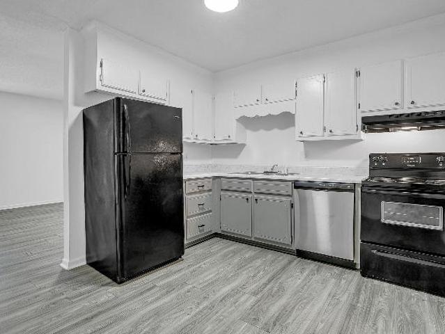 2 Br, 1 bath, Condo 105 E Terrace Dr