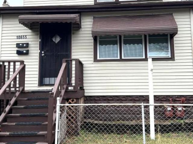 2 Br, 1 bath, Condo 10655 S Hoxie Ave
