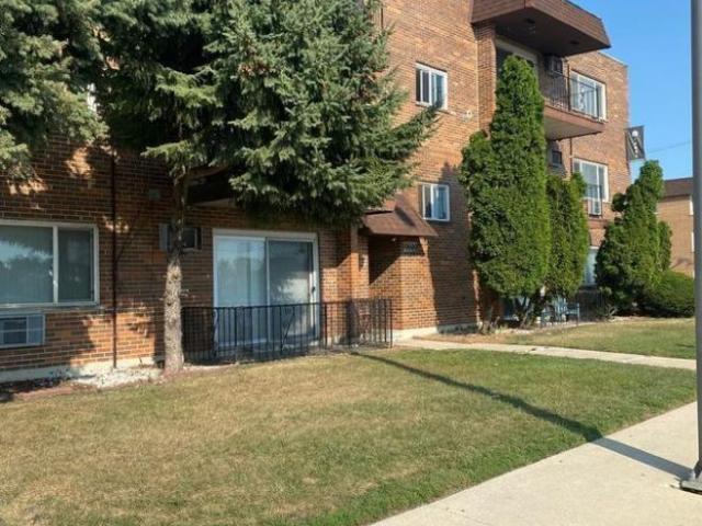 2 Br, 1 bath, Condo 10600 Central Ave