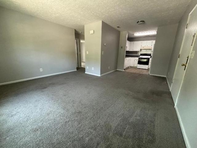 2 Br, 1 bath, Condo 106 Gardenview Dr