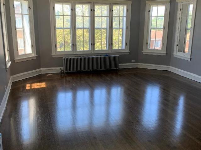 2 Br, 1 bath, Condo 10725 S Calumet Ave
