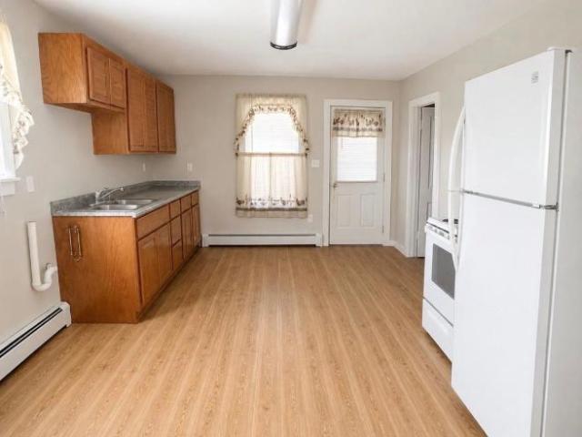 2 Br, 1 bath, Condo 107 Strafford St
