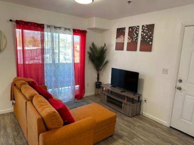 2 Br, 1 bath, Condo 10 Gentry Way