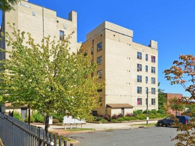 2 Br, 1 bath, Condo 10 Osborne Ter