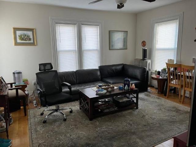 2 Br, 1 bath, Condo 10 Pratt Street