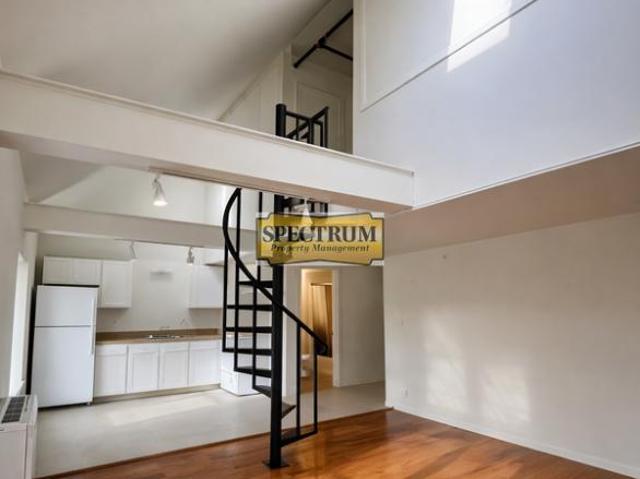 2 Br, 1 bath, Condo 10 Railroad Sq