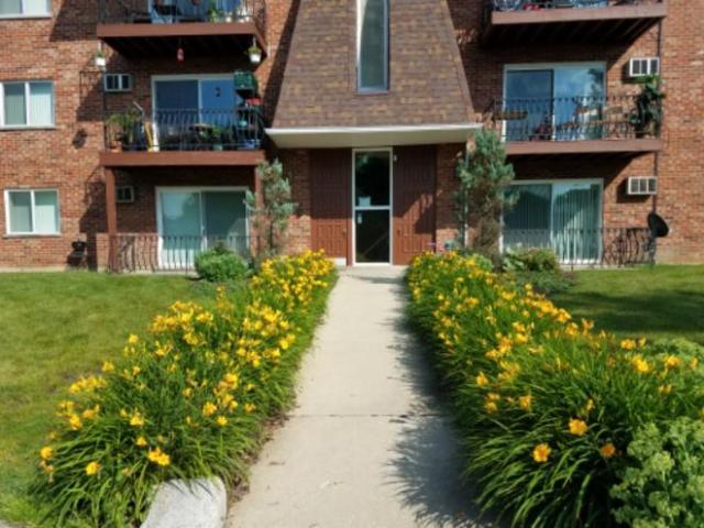 2 Br, 1 bath, Condo 10S511 Echo Lane