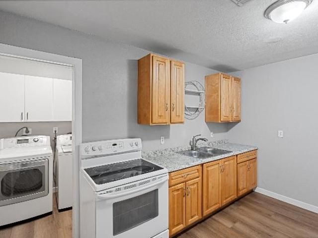2 Br, 1 bath, Condo 1106 N 25th Pl