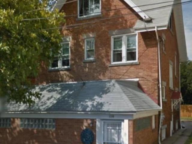 2 Br, 1 bath, Condo 1106 W 26th St