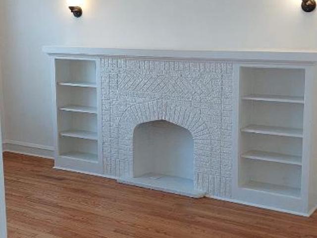 2 Br, 1 bath, Condo 1107 North Avers Ave