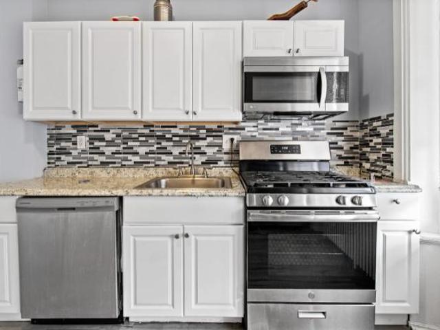 2 Br, 1 bath, Condo 1101 N 41st St