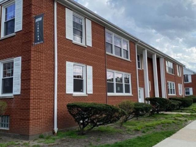 2 Br, 1 bath, Condo 11029 S Artesian Ave