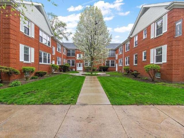 2 Br, 1 bath, Condo 11029 S Artesian Ave