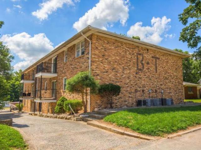 2 Br, 1 bath, Condo 110 W Front St