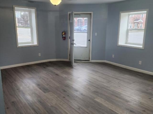 2 Br, 1 bath, Condo 110 W Pearl St