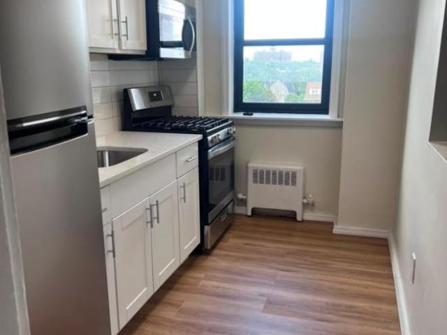 2 Br, 1 bath, Condo 110 Washington