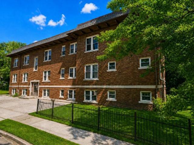 2 Br, 1 bath, Condo 111 Hollinger Ave