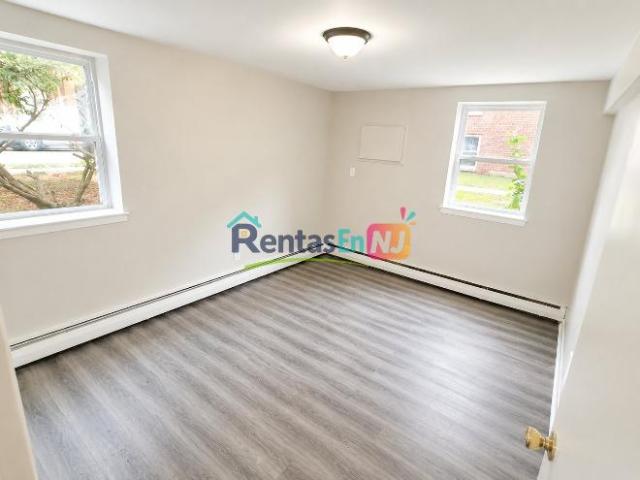 2 Br, 1 bath, Condo 111 Lincoln Avenue