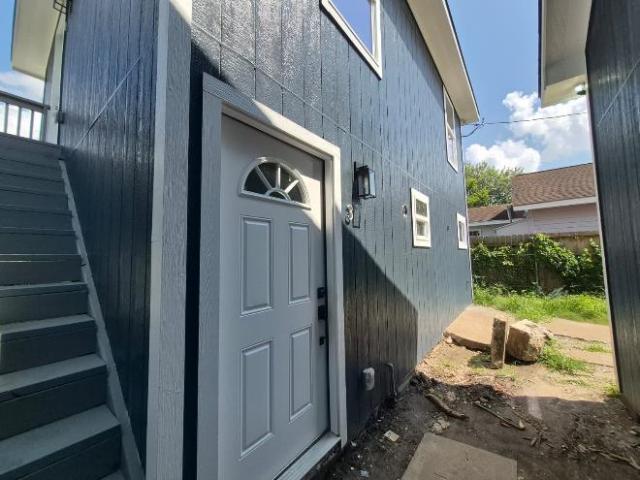 2 Br, 1 bath, Condo 111 S 70th St