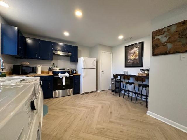 2 Br, 1 bath, Condo 111 Seaparc Circle