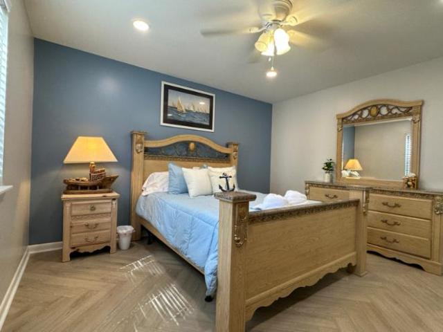 2 Br, 1 bath, Condo 111 Seaparc Circle