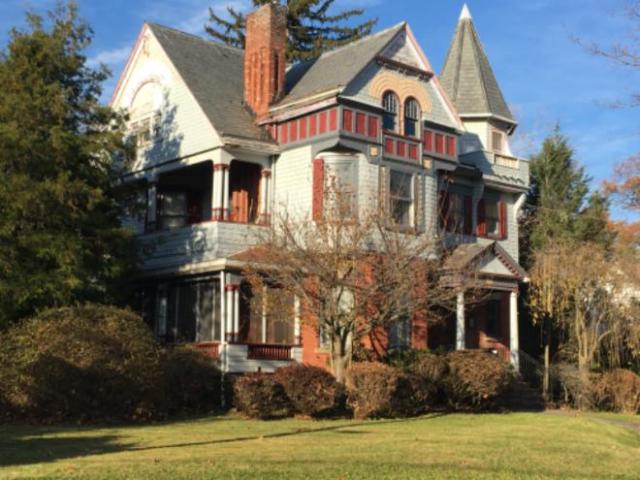 2 Br, 1 bath, Condo 111 Sycamore Ave