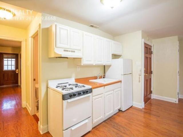 2 Br, 1 bath, Condo 1124 E Passyunk Ave