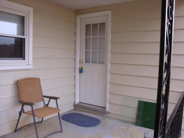 2 Br, 1 bath, Condo 1125 Schang Rd