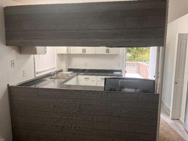 2 Br, 1 bath, Condo 1126 33rd St Se
