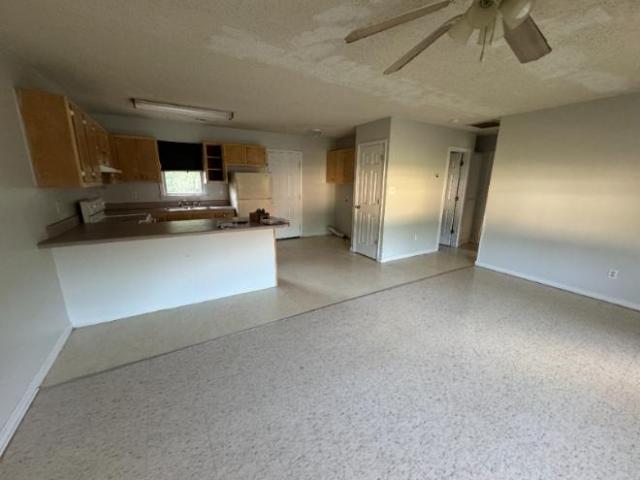 2 Br, 1 bath, Condo 112 Briar Creek