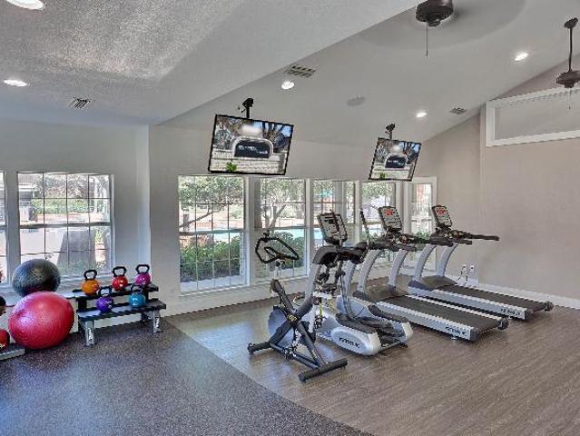 2 Br, 1 bath, Condo 1130 Bear Creek Pkwy