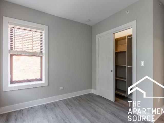 2 Br, 1 bath, Condo 1133 Oak St