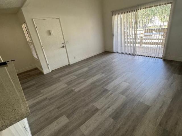 2 Br, 1 bath, Condo 1133 E Alosta Ave