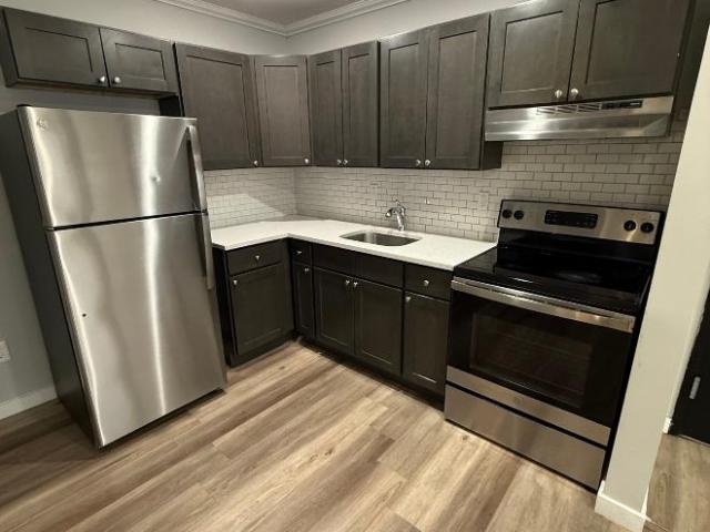 2 Br, 1 bath, Condo 113 12th Ave