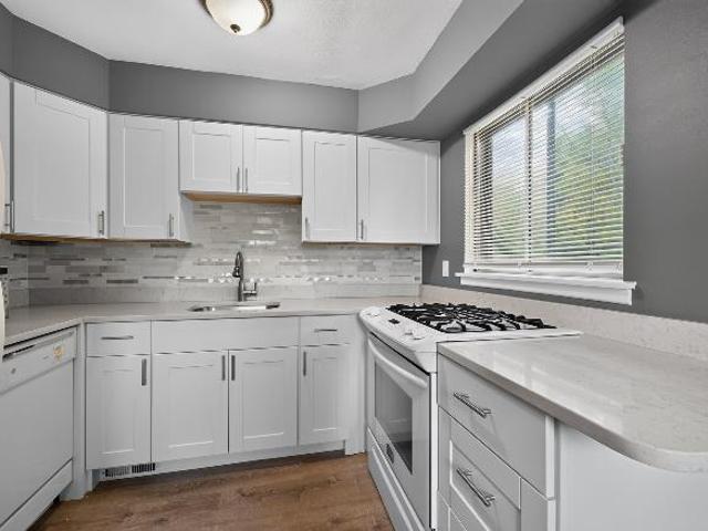 2 Br, 1 bath, Condo 1145 Waukegan Road