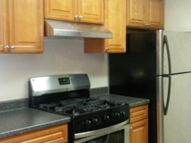 2 Br, 1 bath, Condo 1145 8th St
