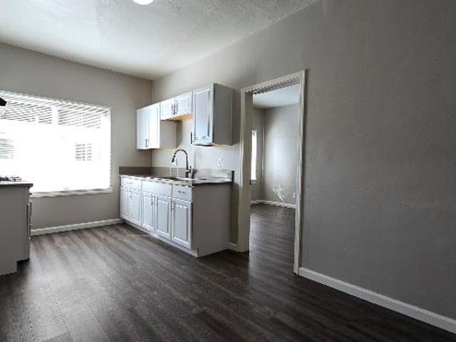2 Br, 1 bath, Condo 1140 E Elk Ave