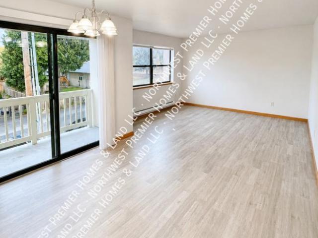 2 Br, 1 bath, Condo 114 NW 3rd Pl