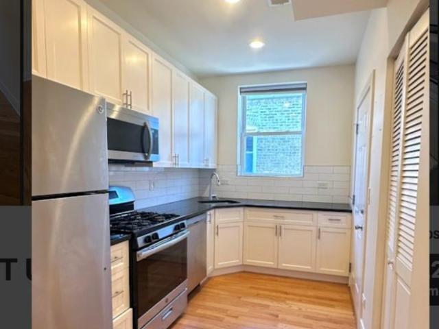 2 Br, 1 bath, Condo 1155 W Lunt