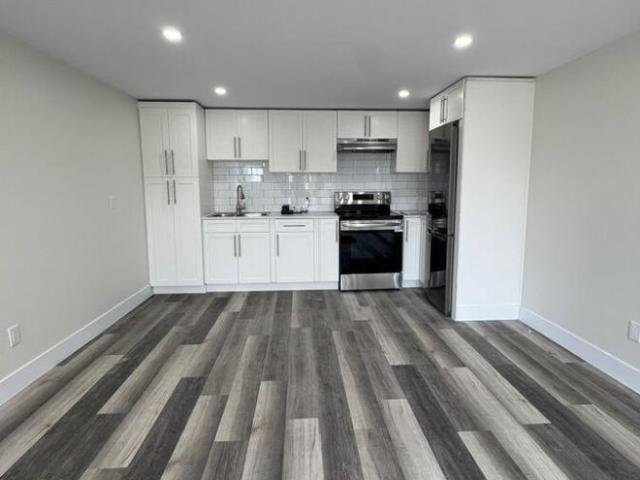 2 Br, 1 bath, Condo 1157 Erie St E