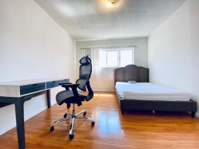 2 Br, 1 bath, Condo 11510 Ohio Ave